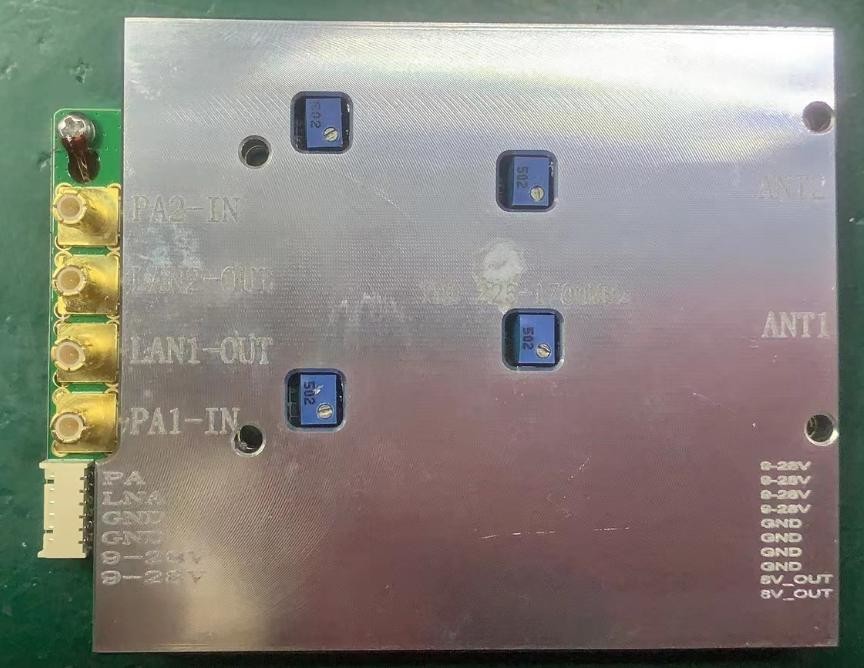 2W TD LTE 4G Broadband Power Amplifier 2 Channel 300MHz 1500MHz Ultra ...